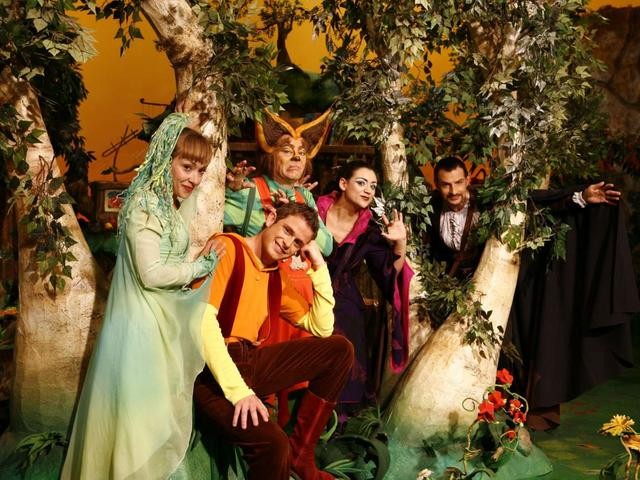 La Melevisione al Creberg Teatro con un misterioso bosco fiabesco ...