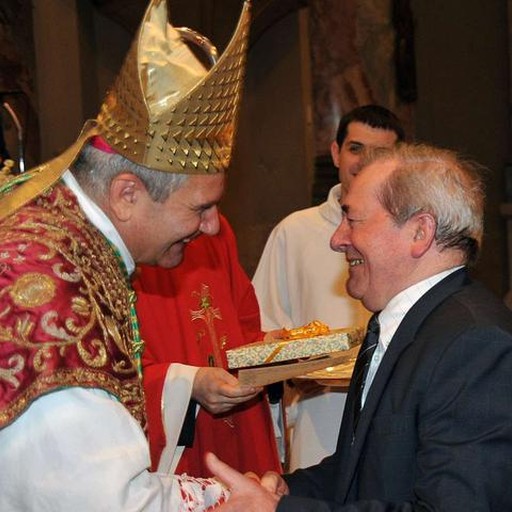 Il Vescovo Beschi premia i sacristi: Un servizio nella «casa della ...
