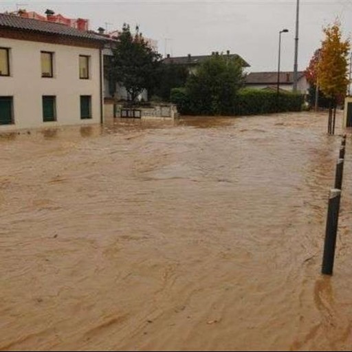 Il Veneto ferito dall'alluvione Bergamo aiuta Caldogno - Cronaca