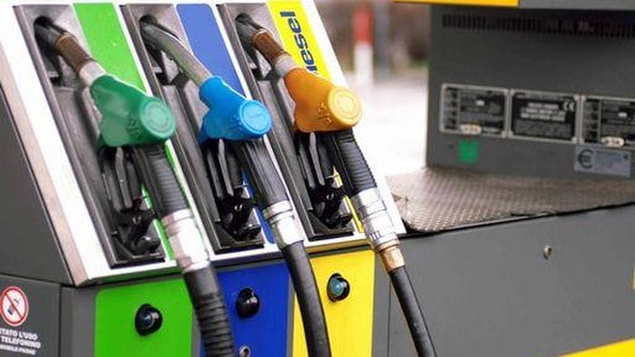 Benzina/ Non si fermano i rialzi, punte fino a 1,64 euro - apcom