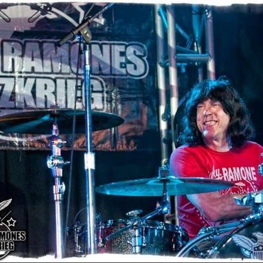 Gli appuntamenti di venerdì Il batterista dei Ramones a Cisano ...