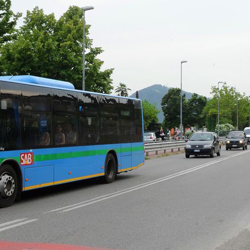 Albino-Clusone, bus in ritardo «Motivo? Il controllo dei biglietti ...