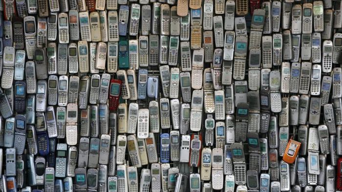 Vecchi telefonini, tablet e tv da buttare? Tre passi per smaltirli ...