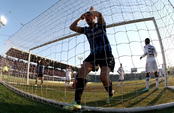 L’Atalanta piega il Cagliari al 94’ Formidabile rovesciata di Pinilla ...