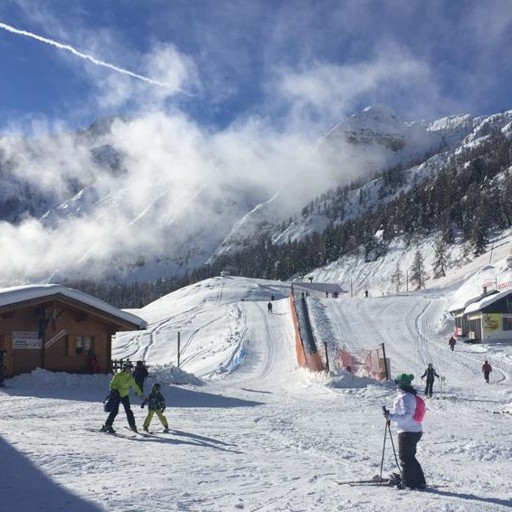 Colere, parcheggio inaccessibile per neve Auto in sosta multate: paga ...