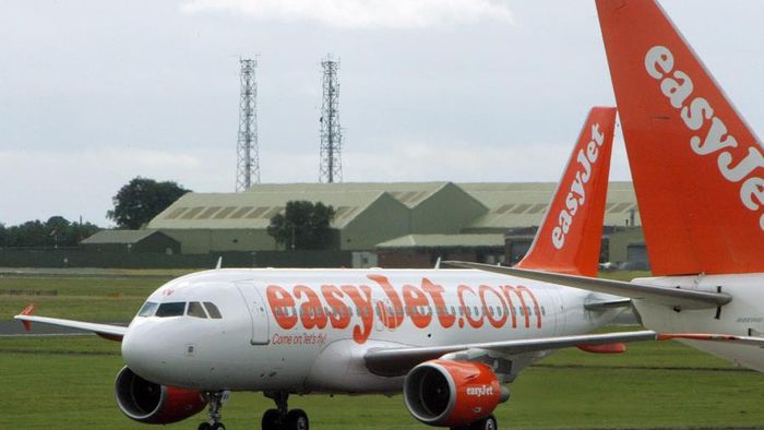 EasyJet cerca nuovo personale 1200 posti in tutta Europa, 100 in Italia ...