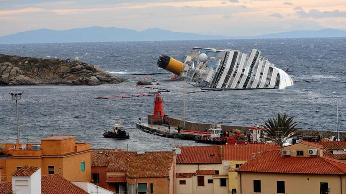 Costa Concordia, 5 anni fa la tragedia Schettino attende la Cassazione ...