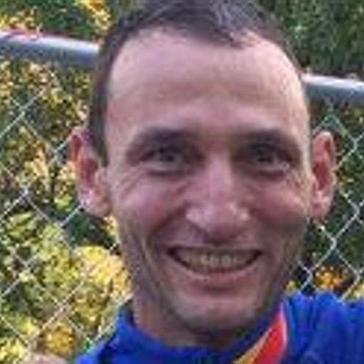 Dodici amici in maglia gialla per ricordare Luca Belloni - Sport