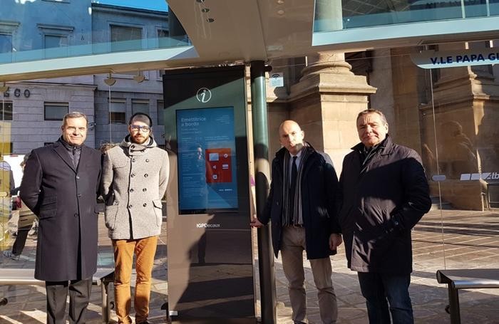 Aspettando la linea C ecco le pensiline smart - Cronaca, Bergamo