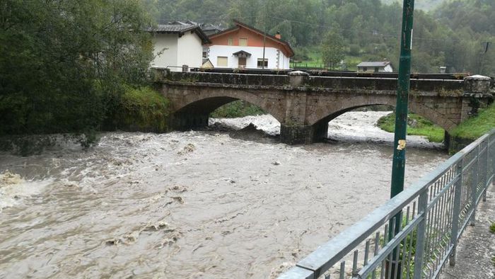 Fiume Serio, finalmente acqua - Foto Valbondione, dalla secca alla ...
