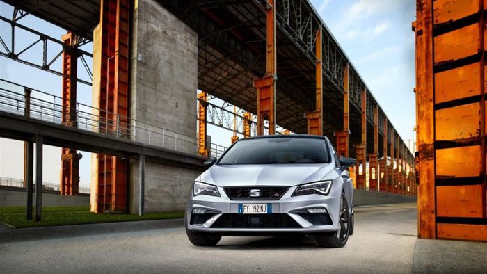 Seat Leon più ricca di equipaggiamenti - Rubriche Motori