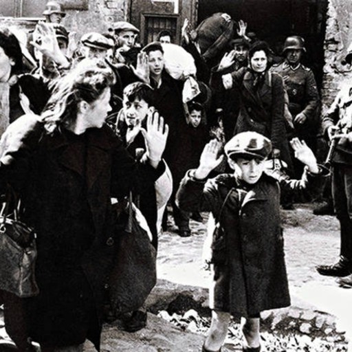 «La Shoah, non solo nelle foto» La memoria in un incontro al Mascheroni ...