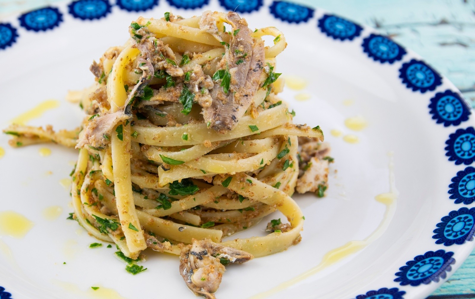 Montalbano e la sicilianità della pasta con le sarde, della tabisca e ...