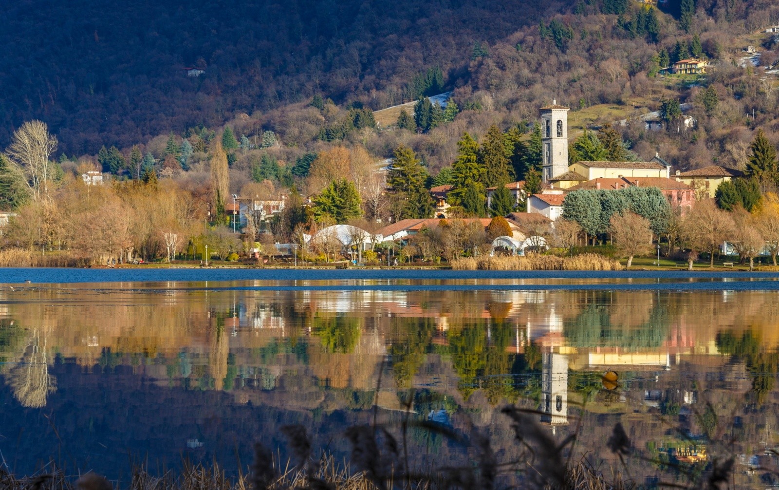Monasterolo del Castello, un agosto a bordo lago