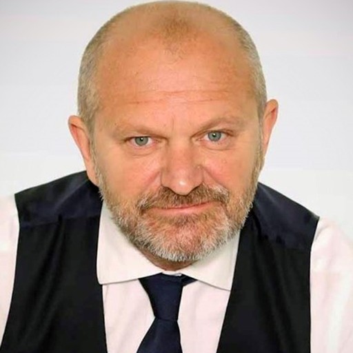 Andrea Pucci torna a Bergamo con lo show «C’è sempre qualcosa che non ...