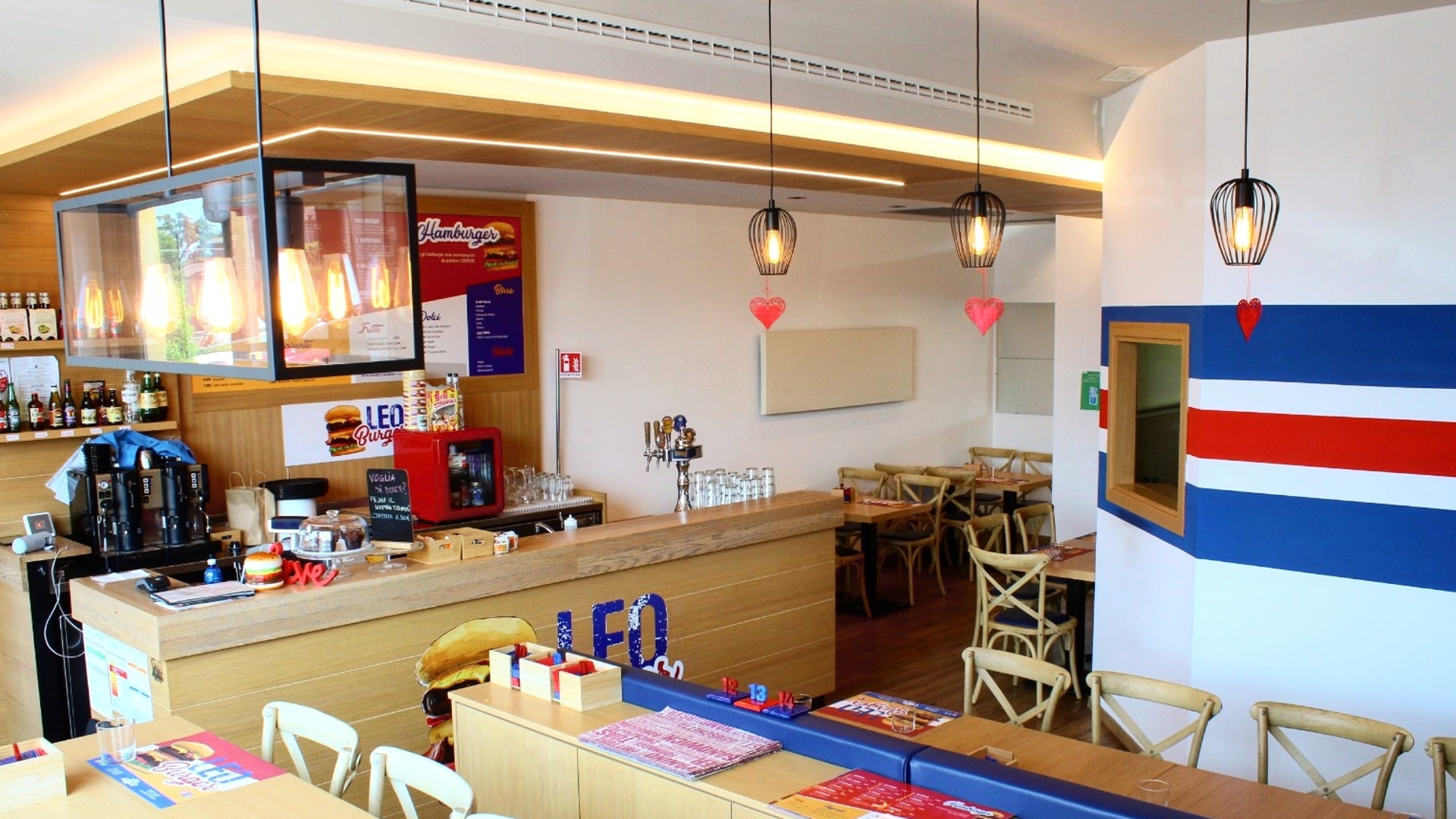 Tanti auguri Leo Burger: golosi panini e molto altro