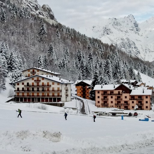 Neve fresca in quota, Colere continua a sciare. Stop a Foppolo e ...