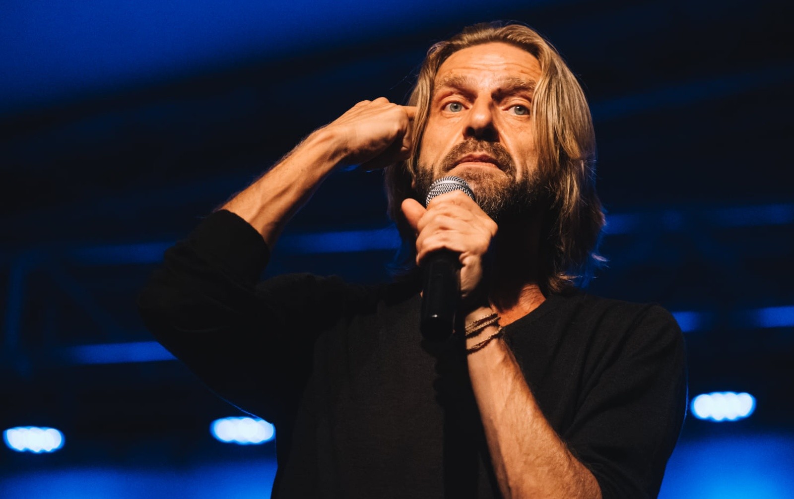 Giulio Casale canta e racconta De André, «per me la sfida è ancora ...