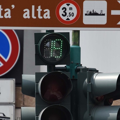 Semafori intelligenti dalla stazione a Città Alta: 28 apparecchi con il ...