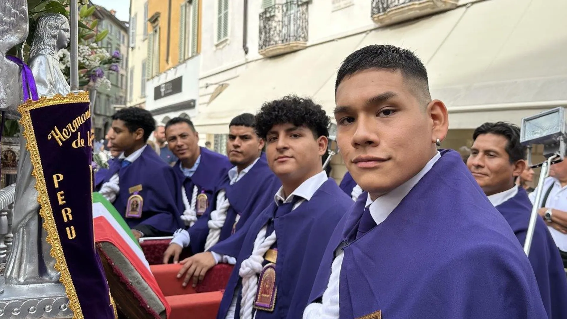 Per il Señor de los Milagros, Bergamo si tinge di viola