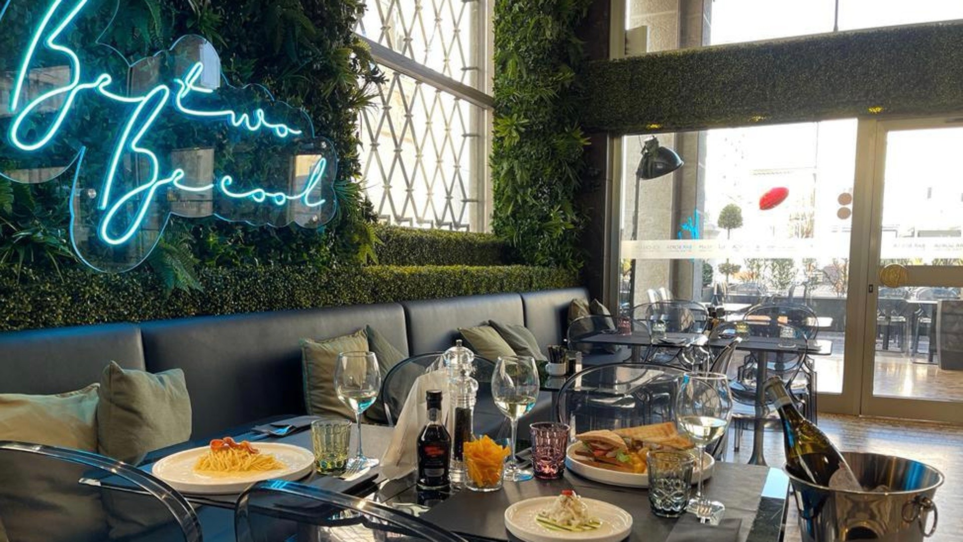 Nuovo look per un locale storico: il Bar Borsa presenta la sua nuova ...