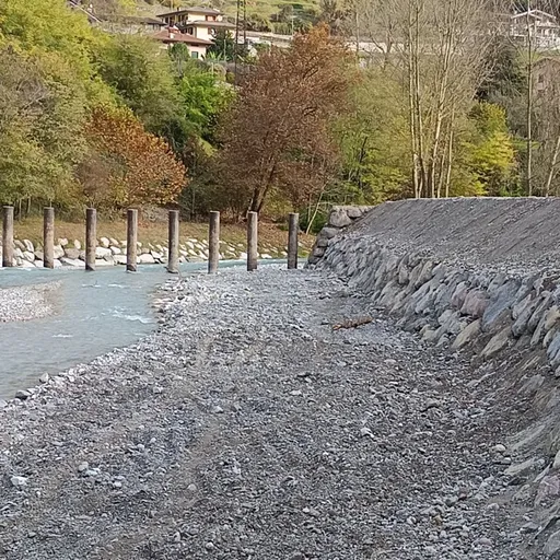 Piloni sulla strada statale 42 osservati speciali