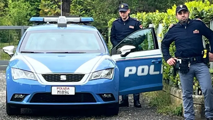 Longuelo, trova i ladri in casa: spara e ne ferisce uno