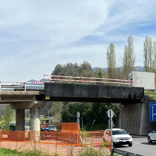 Fiorano, posato il nuovo ponte sulla statale 671 - Foto e video - Cronaca