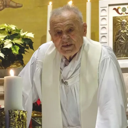 Addio a don Mario Ravasio, si è spento a 101 anni il decano della Diocesi