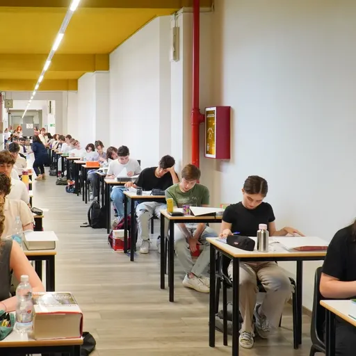 Più 100 e meno 60: in cinque anni migliorano i voti della maturità