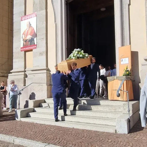 Canonica, l’addio a Simone: «Sensibile e buono, avevi un sorriso per tutti»