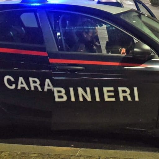 Tenta la rapina nel parcheggio, messo in fuga dalla vittima