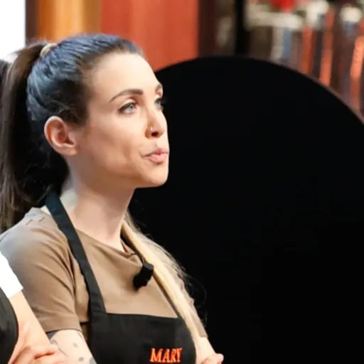 Masterchef, Mary si salva: la sfida fra 8 concorrenti