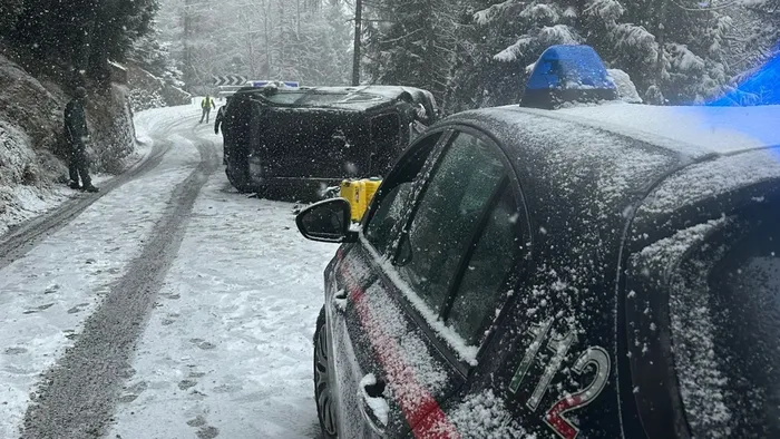 Neve a Colere, auto si ribalta: tre in ospedale