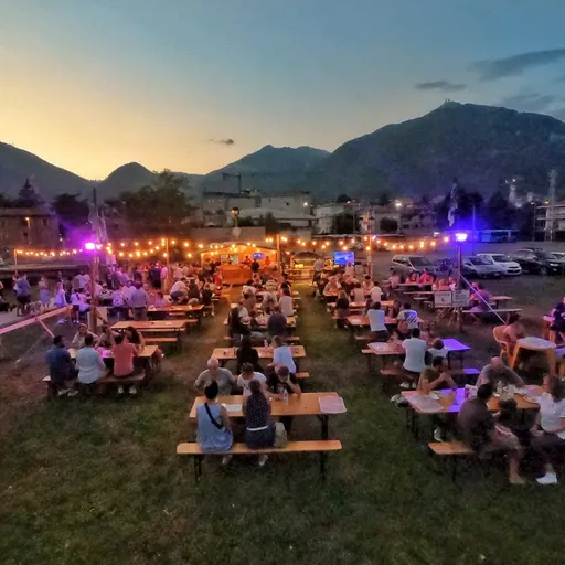Spritz and burger: il mare conquista la Val Seriana