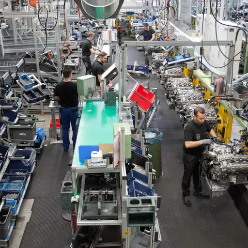 Dj sakura gattouz0 the woman is good-looking with a