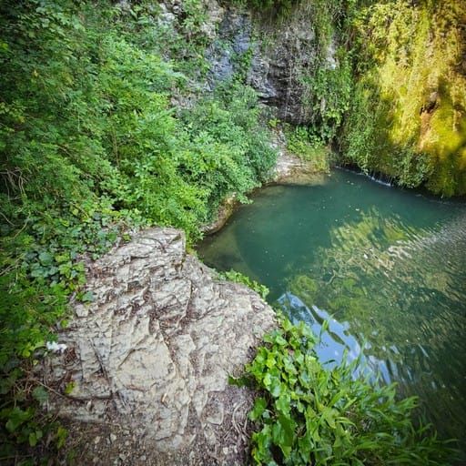 Sott’acqua per 10 minuti: è gravissimo il 14enne che si è tuffato in ...