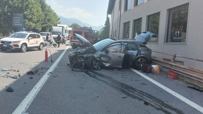 Gazzaniga, incidente sulla statale della Valle Seriana