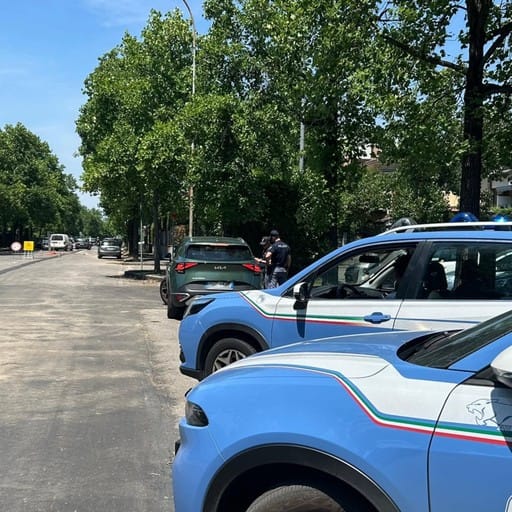 Treviglio, controlli della Polizia: oltre 100 persone